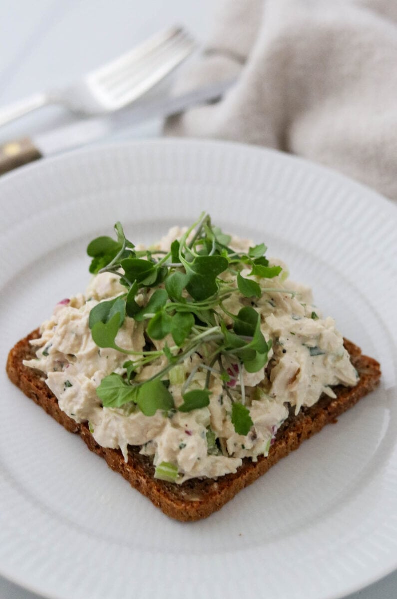 Chicken Salad Open Faced Sandwiches (Hønsesalat Smørrebrød) - True ...