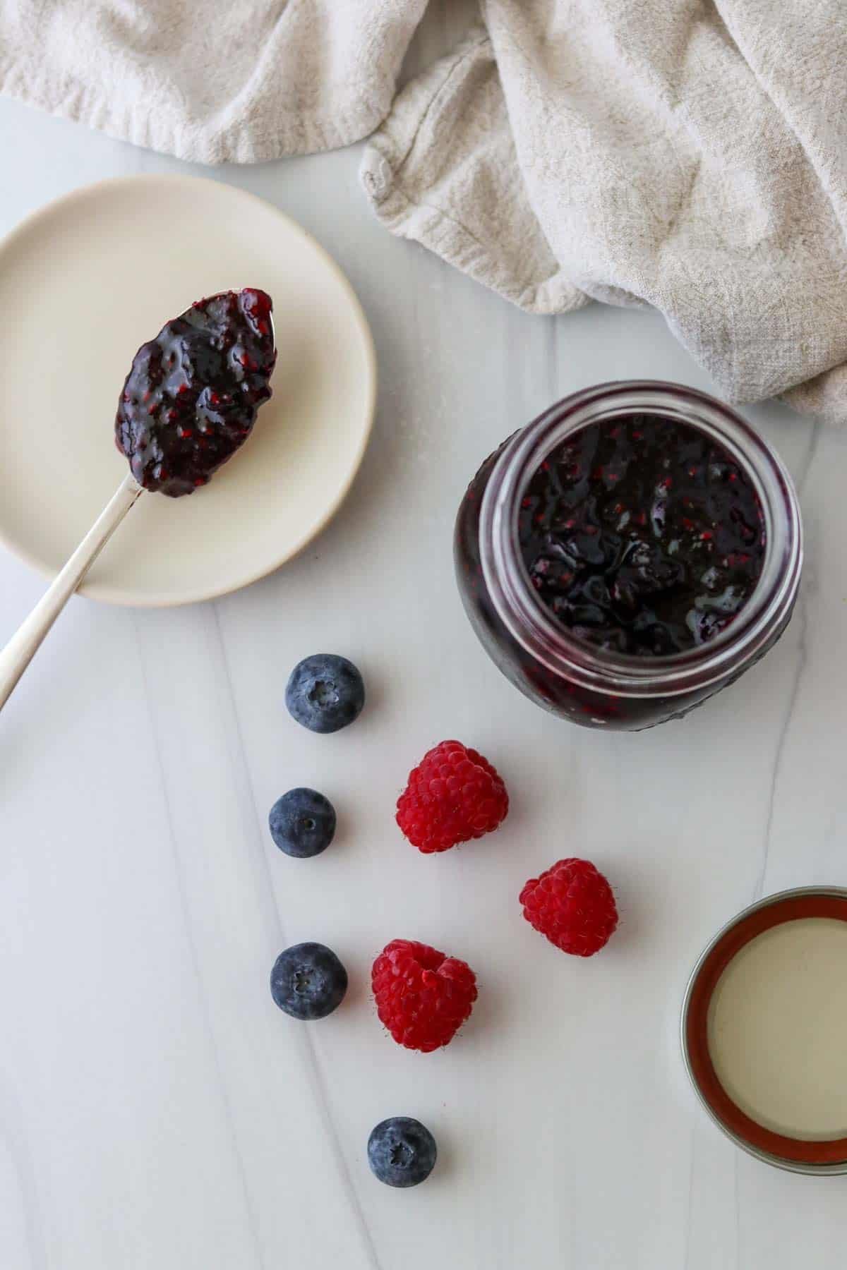 Swedish Queen's Jam (Blueberry Raspberry Jam) - Easy Refrigerator ...